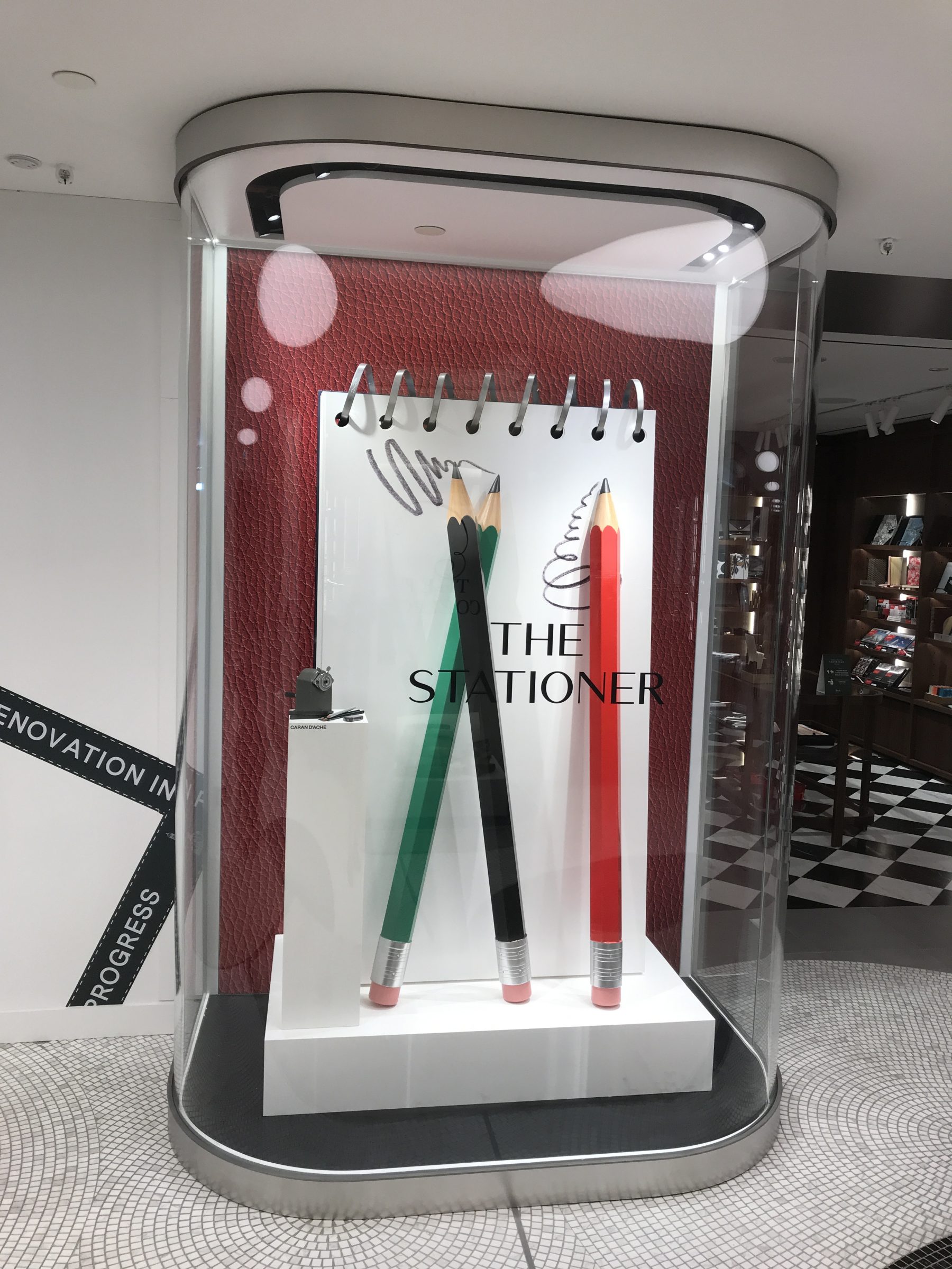 The Arcade Vitrines - Harrods - 3D Eye